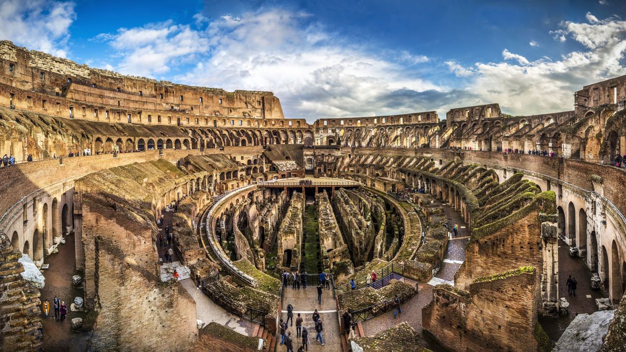 Voir le Colisée d'encore un peu plus haut...