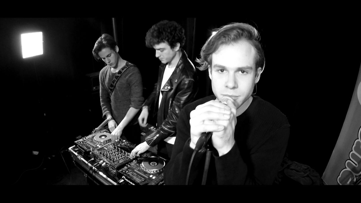 Ofenbach en interview et session live