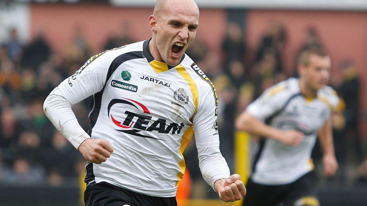 Milos Maric de Lokeren à Waasland-Beveren