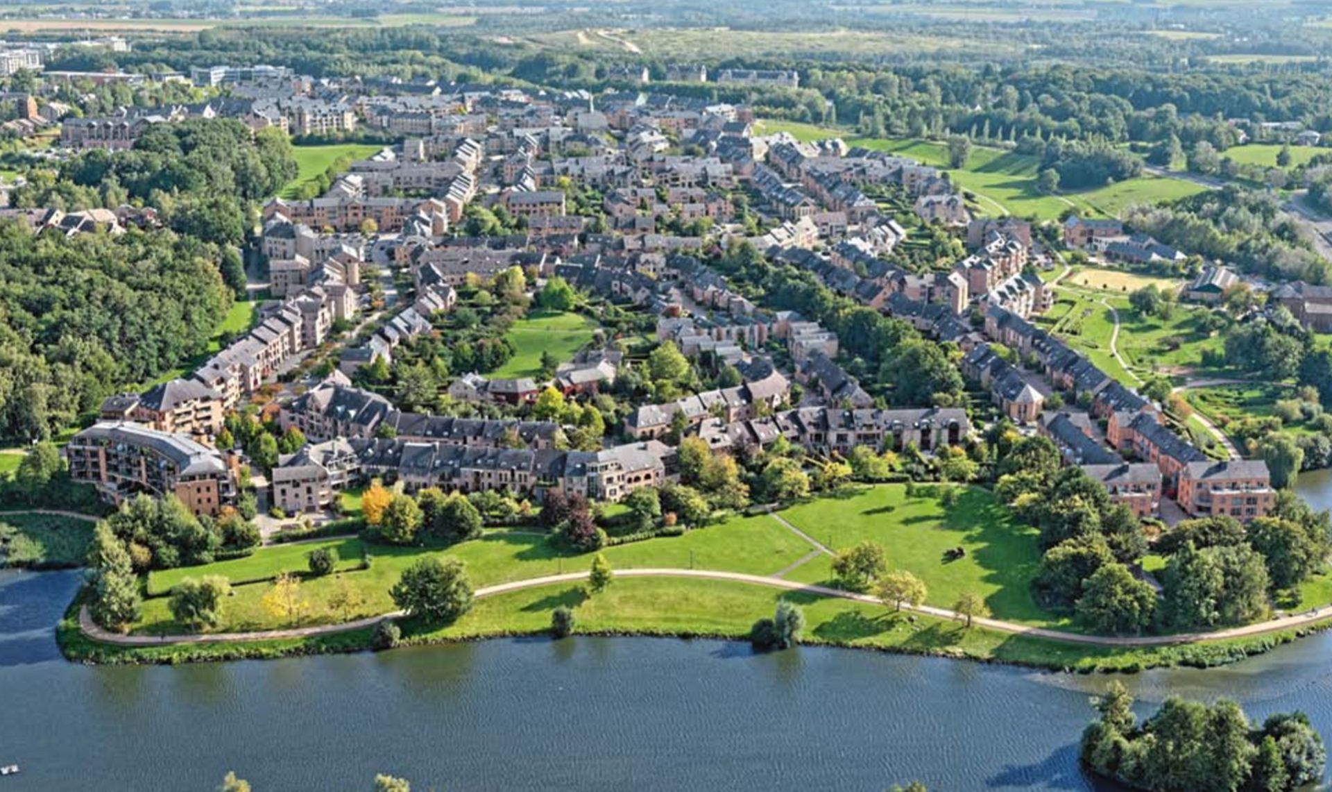 Louvain-la-Neuve vue du ciel, le livre-hommage d'un architecte ...