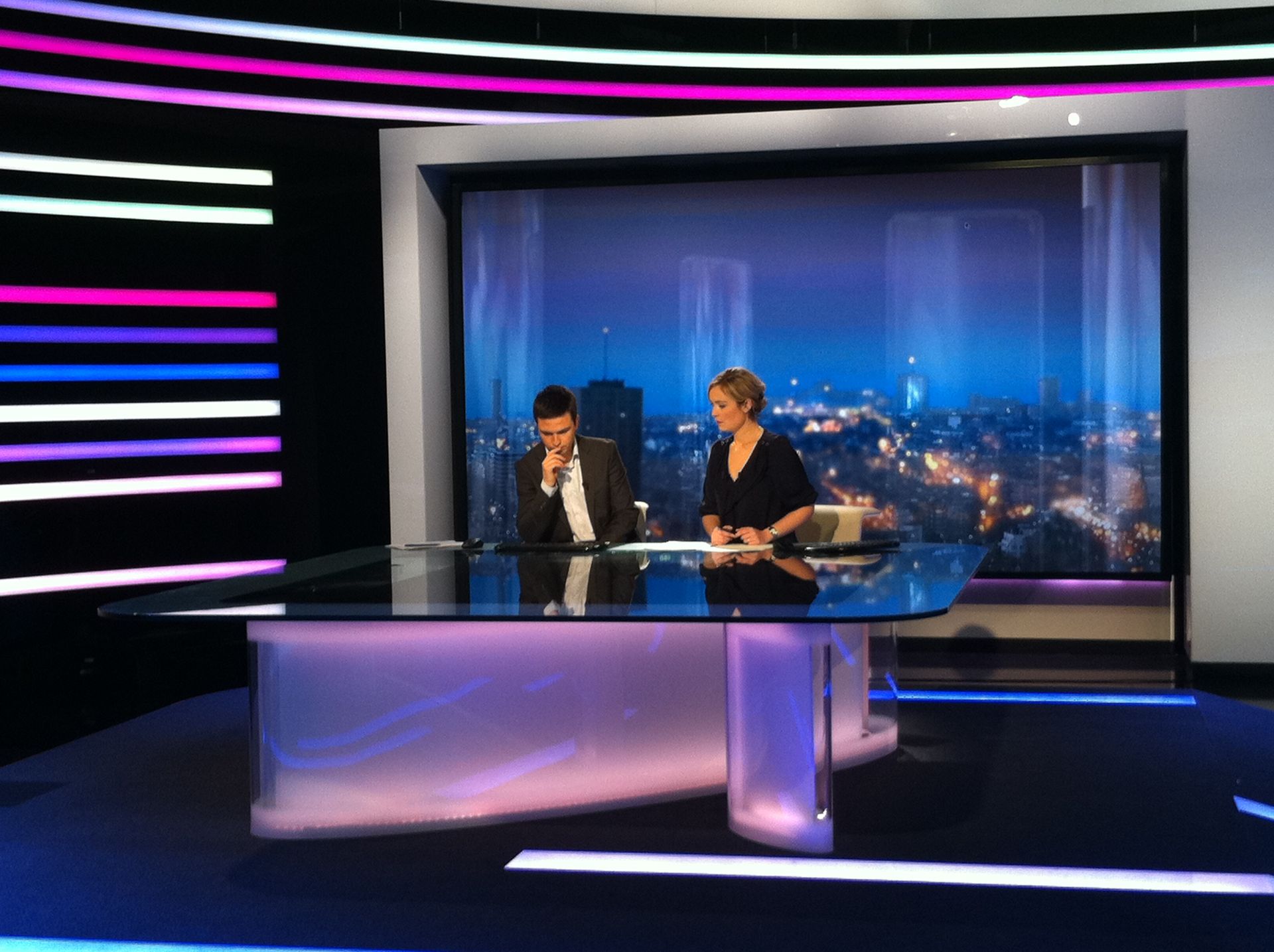 Voici le nouveau studio du JT de la RTBF
