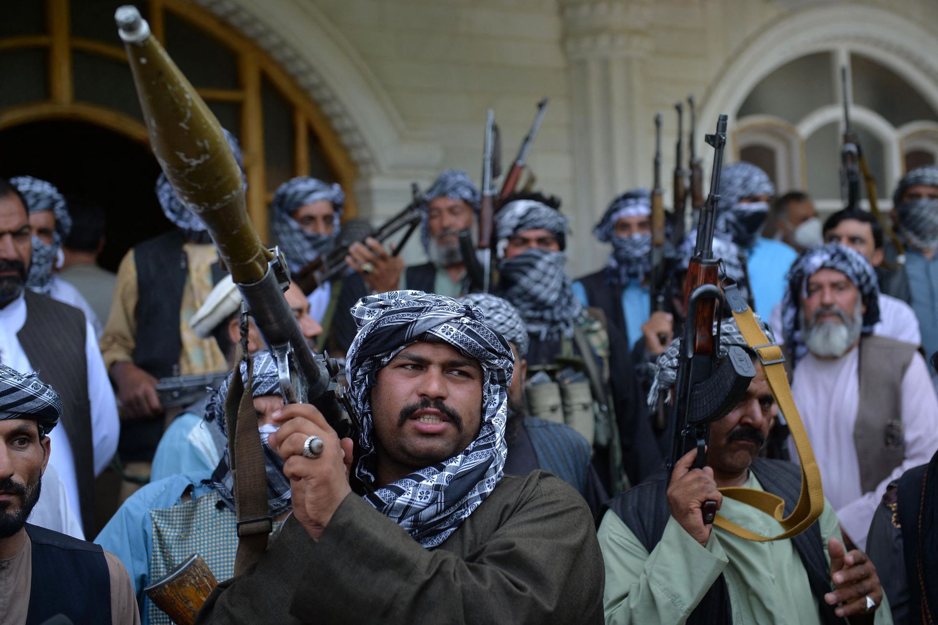 Afghanistan Les Talibans Disent Contrôler 85 Du Territoire Afghan Et