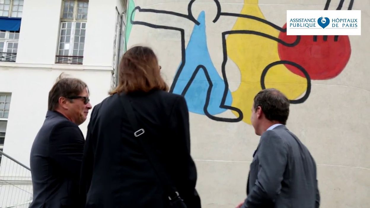 La tour de l'artiste Keith Haring à l'hôpital Necker, à Paris, entame ...