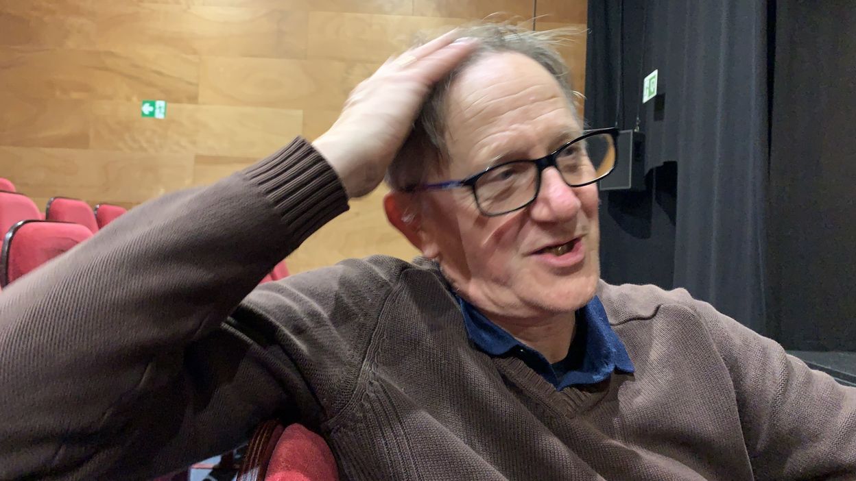 'L'art du rire' de Jos Houben: un maître dans l'art de la gestuelle et ...