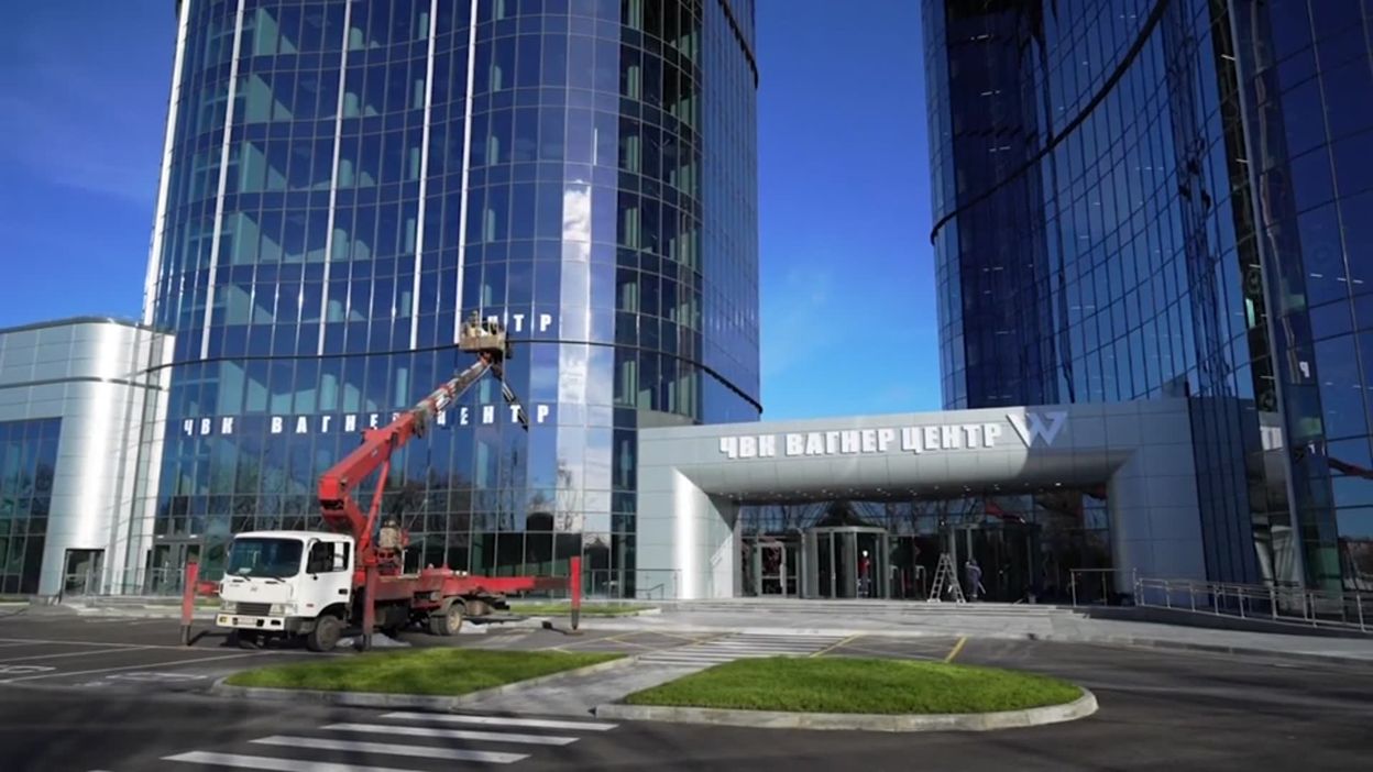 Russie : Evgueni Prigojine, chef du groupe Wagner, admet des ...