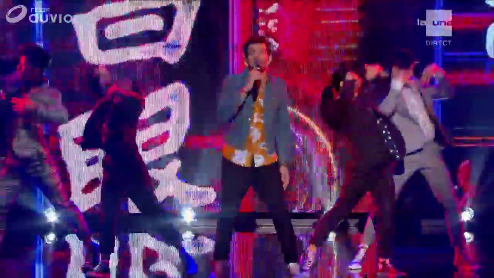 Amir chante son nouveau single sur le plateau des Lives - RTBF Actus