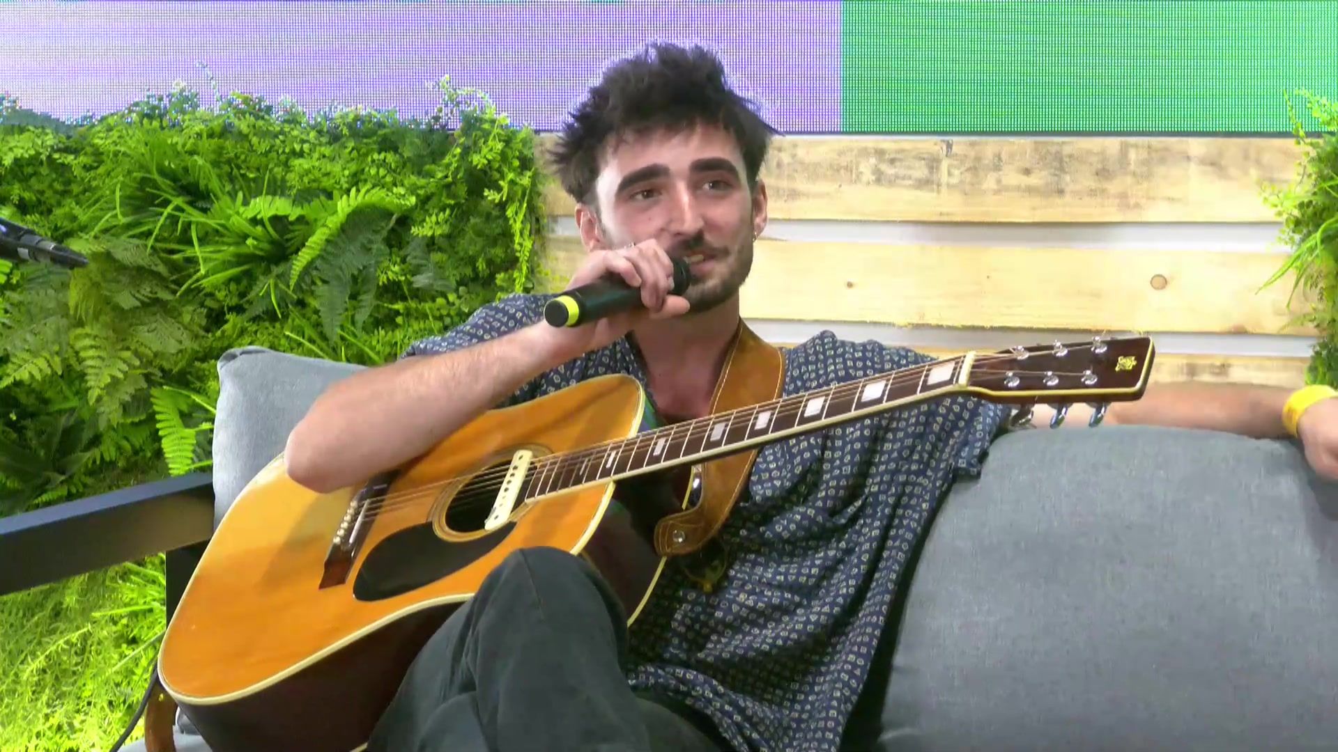 Alex Lucas en interview et session Tipik depuis les Belgofolies de Spa ...