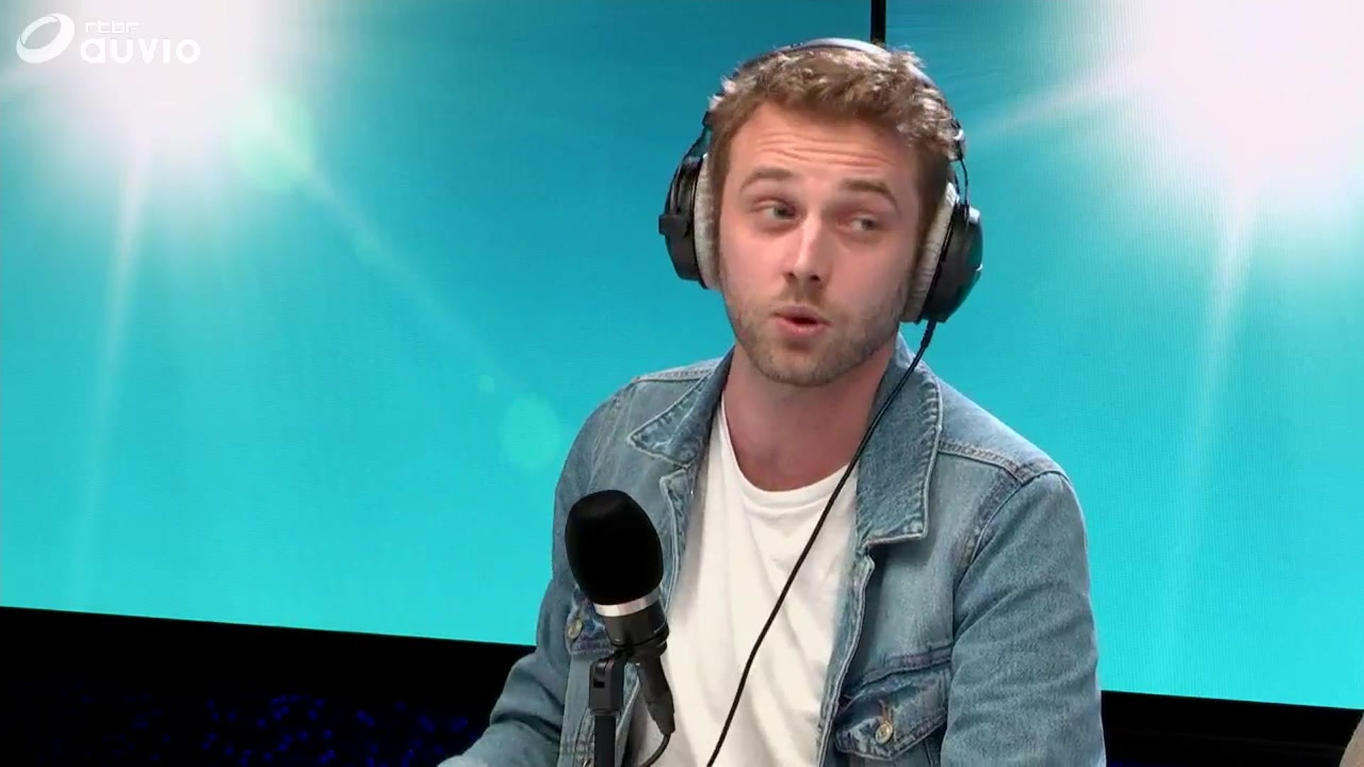 Patrick Michel - Un week-end torride ! - C'est Presque Sérieux - Auvio