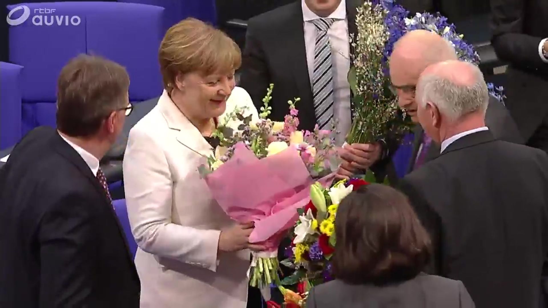 Angela Merkel en route pour un quatrième mandat: séance au parlement ...