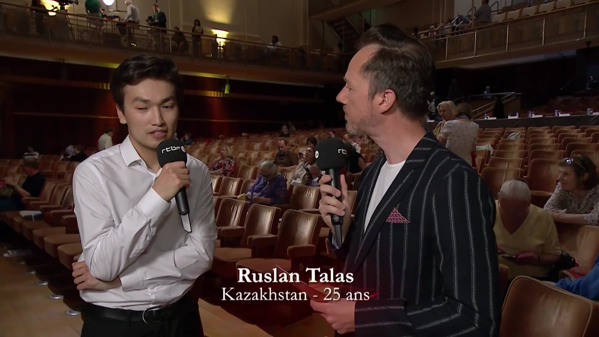L'interview bord de scène de Ruslan Talas - l'interview de Vincent ...