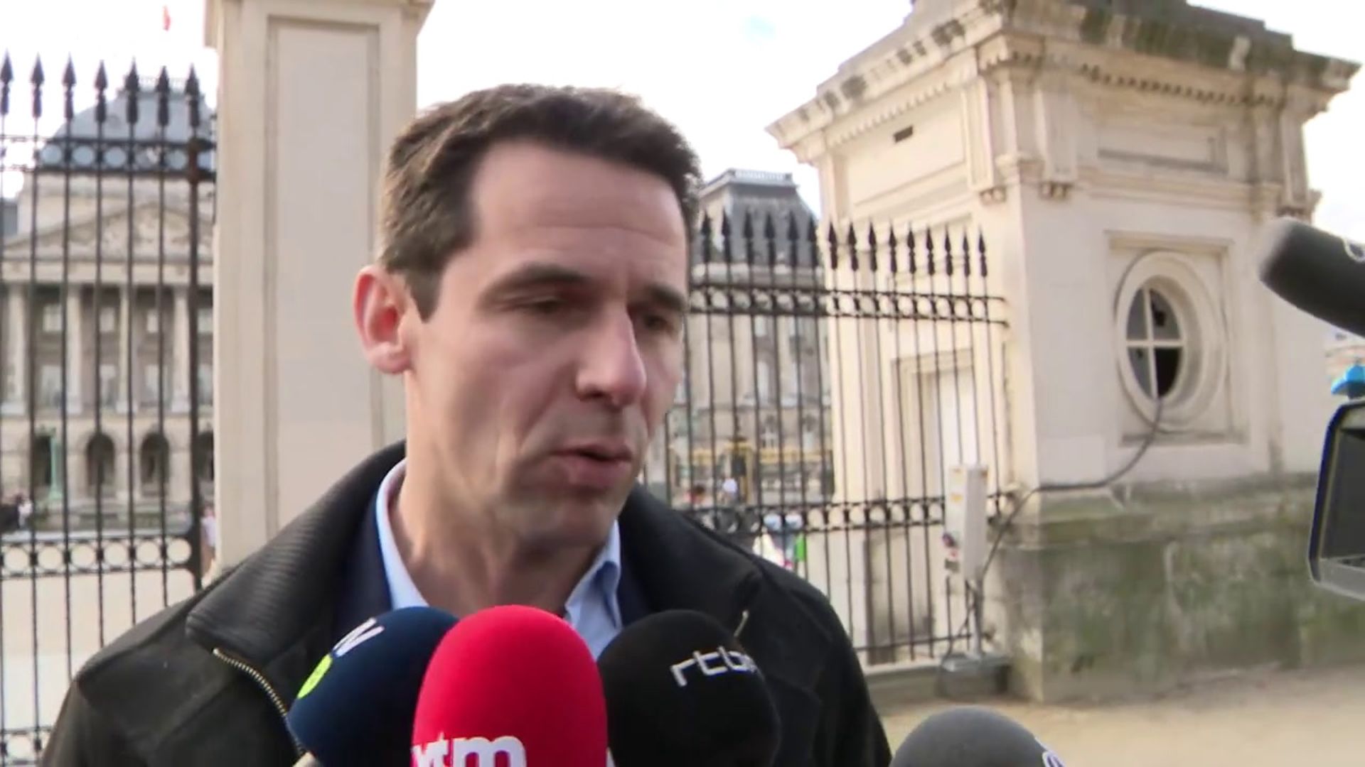 Jean-Marc Nollet (Ecolo) reçu par le Roi - - Auvio