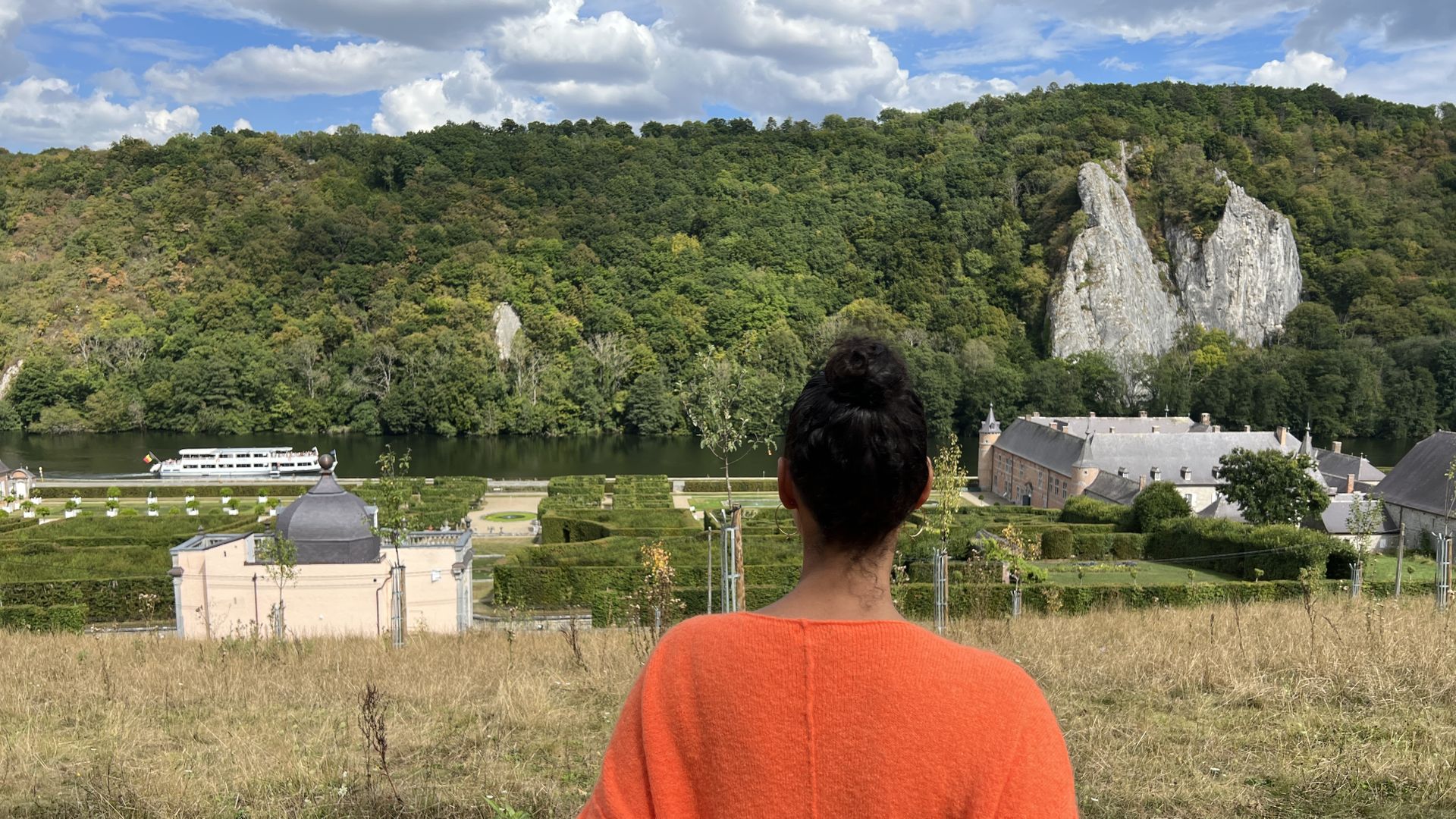 Visite du château de Freÿr - Les Ambassadeurs - Auvio