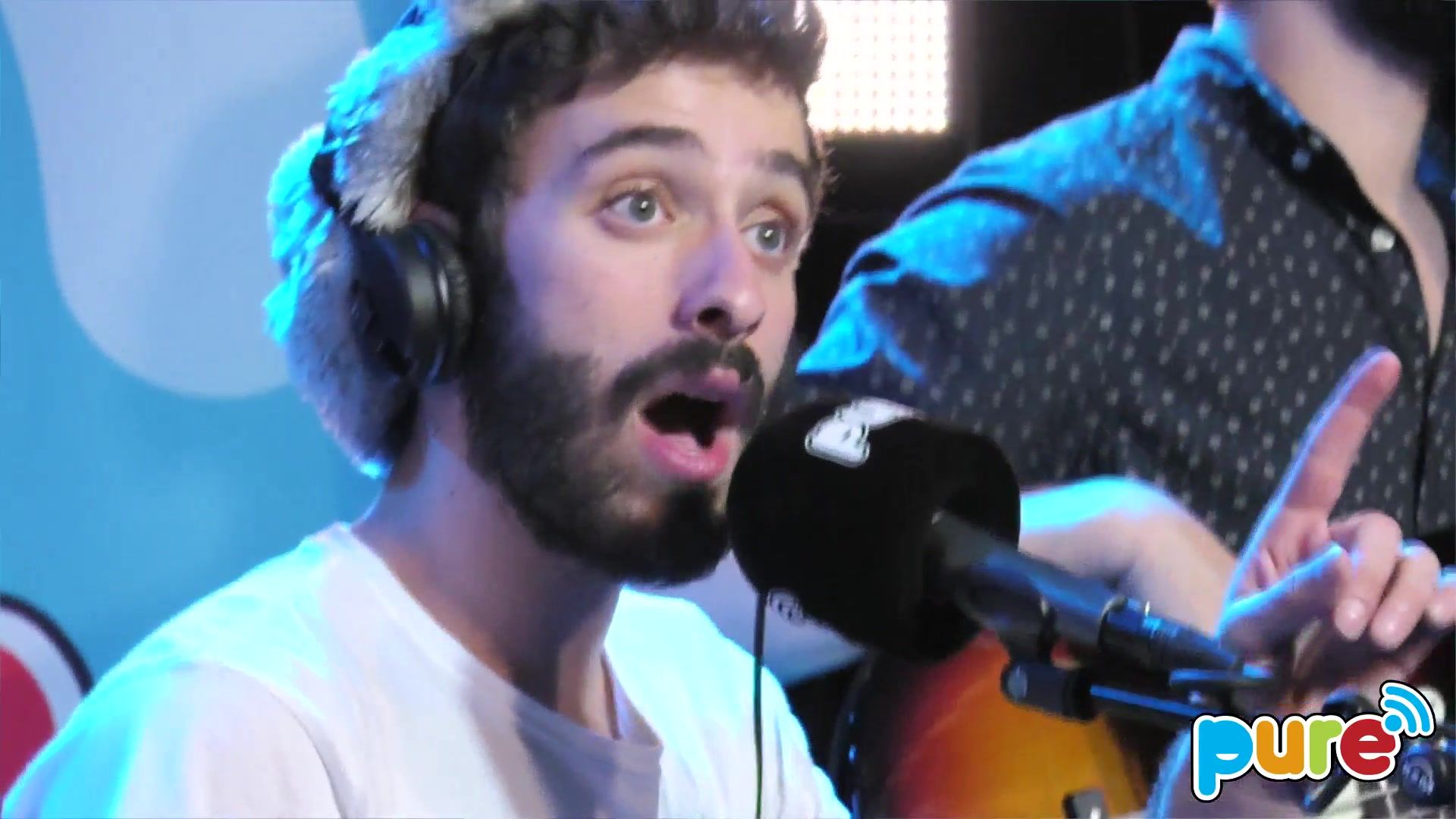 AJR "WEAK" sur PURE - - Auvio