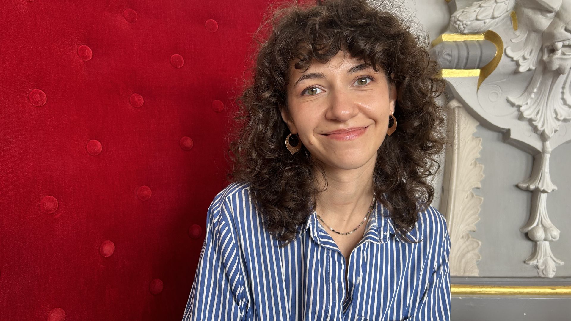 Ana-Maria Comanescu au micro de Christine Pinchart - Ana-Maria ...