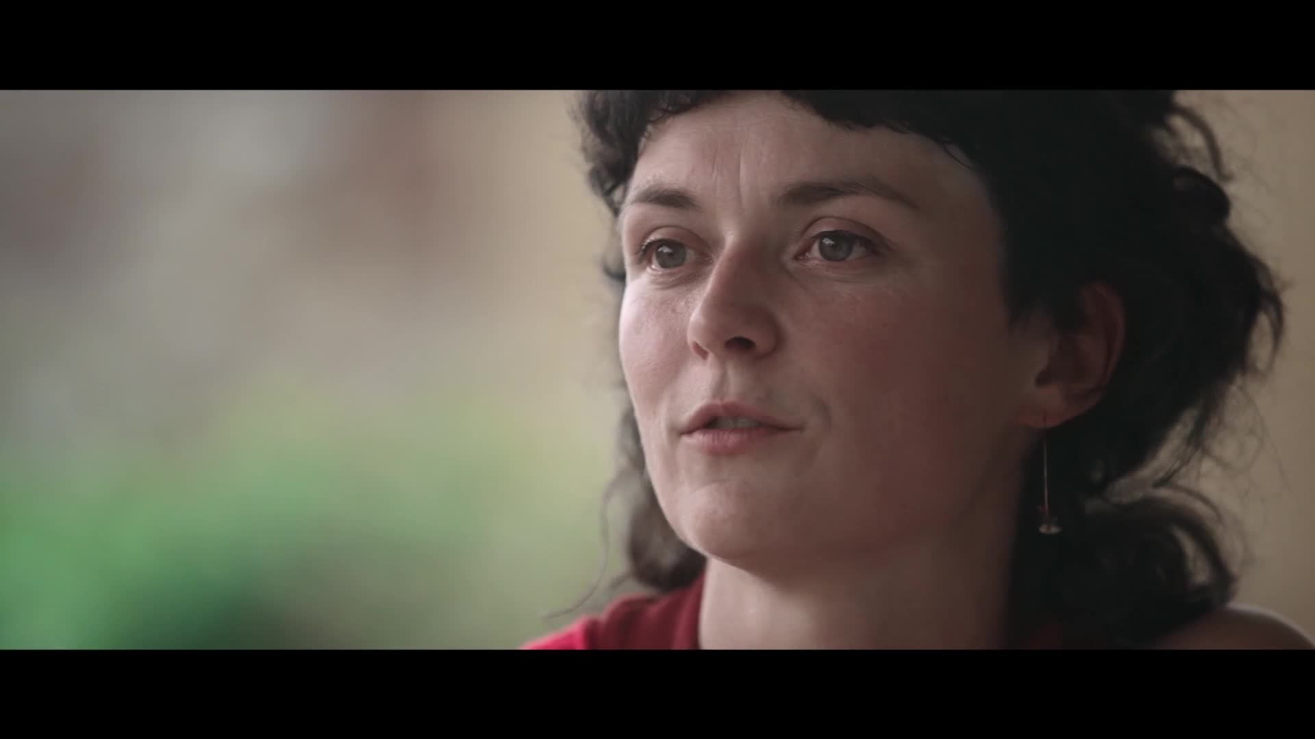 Léa, 32 ans, est persuadée qu'elle devra s'occuper de sa petit-sœur ...