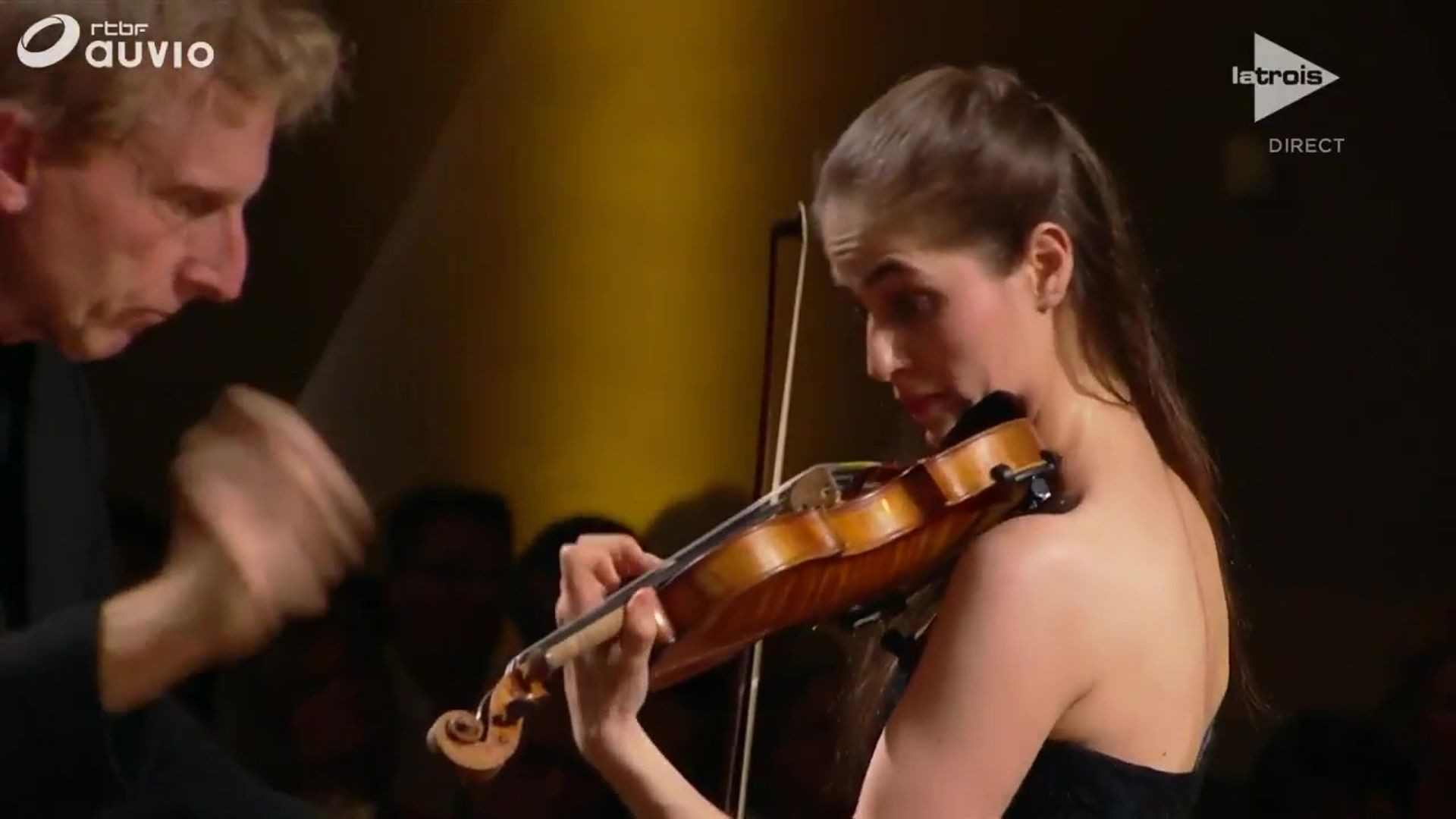 La fin de la prestation de Júlia Pusker - Concours Reine Elisabeth ...