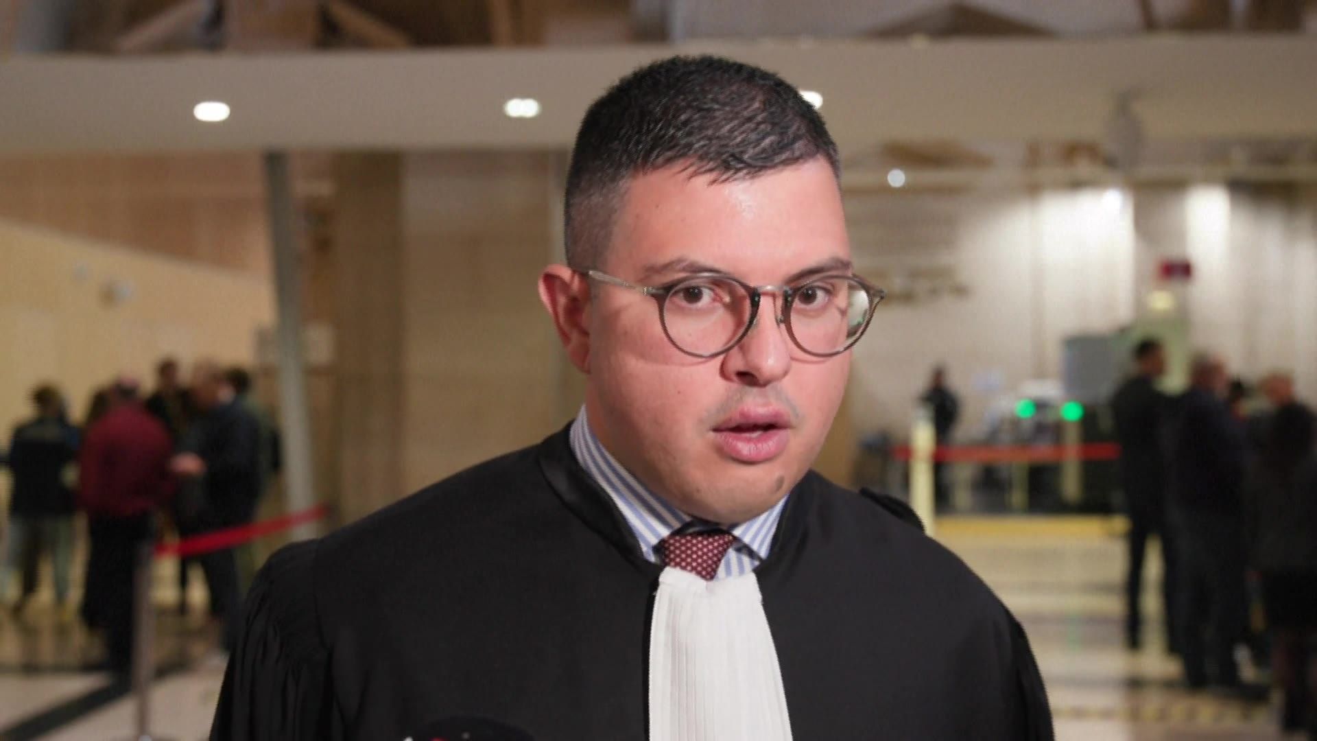 Me Sefen Guez Guez, avocat du djihadiste Peter Cherif - images AFPTV ...