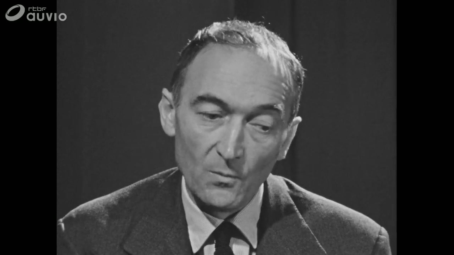 Roger Simons, animateur de l'émission de la RTBF 'Les Feux de la Rampe ...