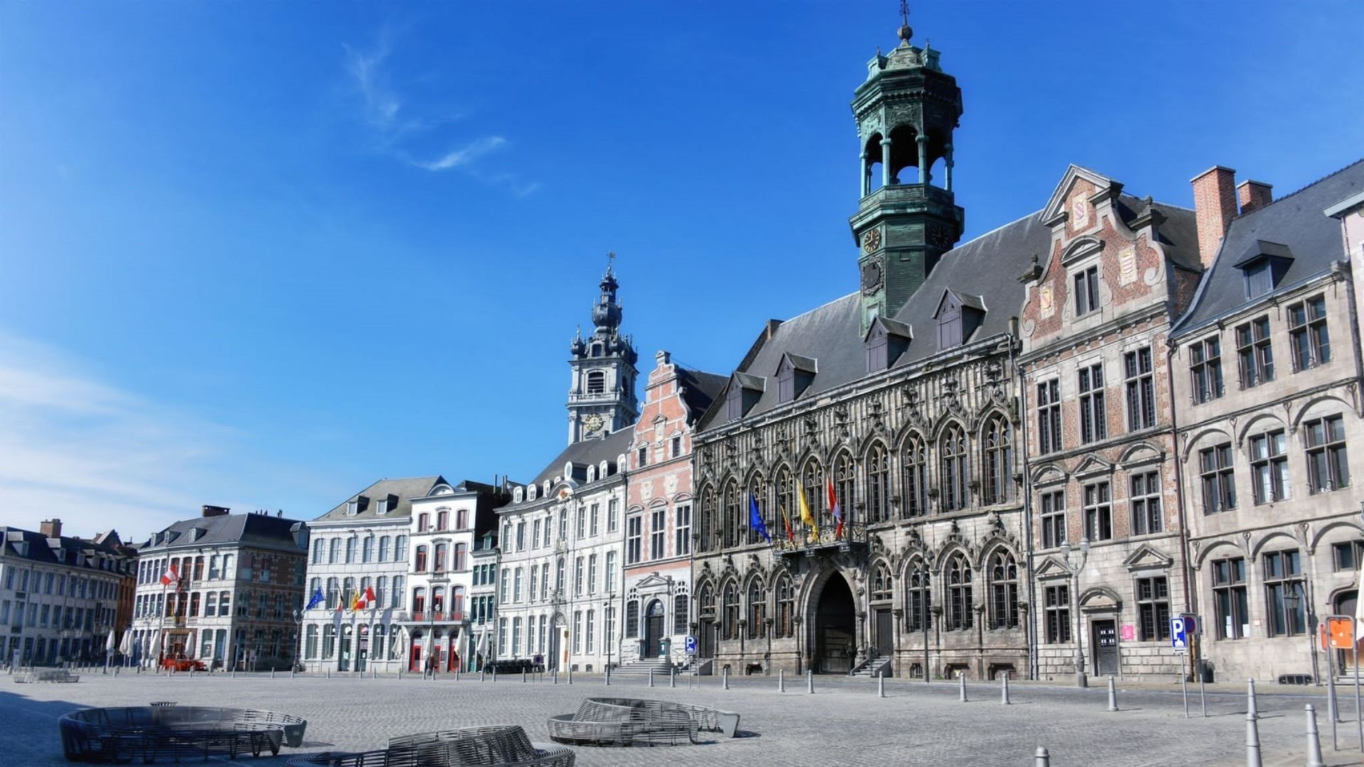 Mons : la Grand-Place a retrouvé son petit singe - Hainaut matin - Auvio Mons : la Grand-Place a retrouvé son petit singe - Hainaut matin - Auvio
