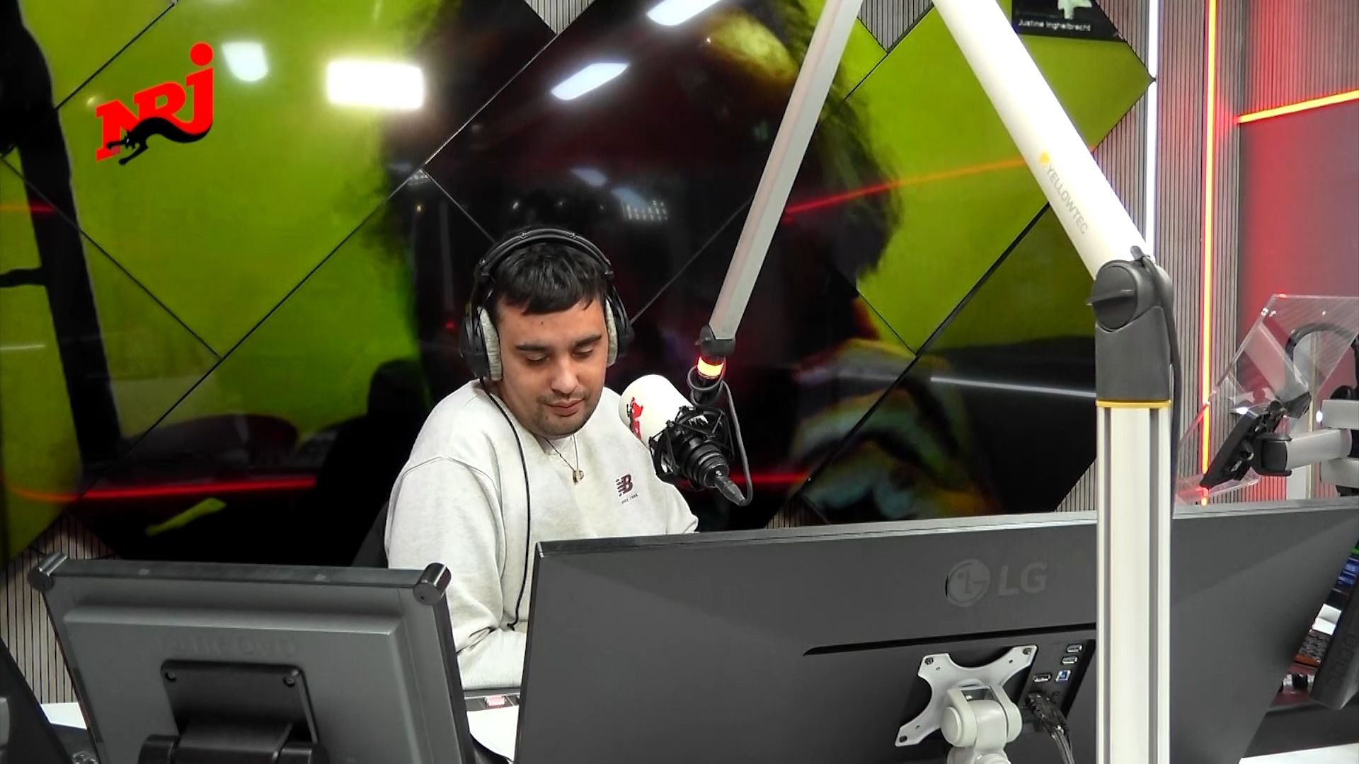 Mike sur NRJ - Constantin Pappas, la voix du héro de Squid Game parle ...