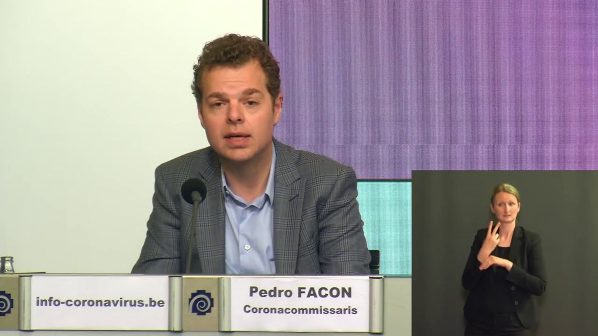 Un homme voyageait avec un faux certificat de test PCR : une peine de ...