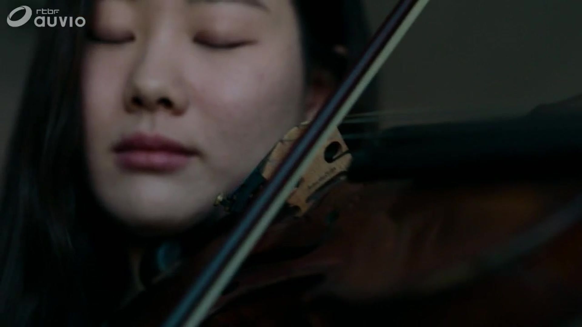 Portrait de Ji Won Song - Le reportage de la VRT - Auvio