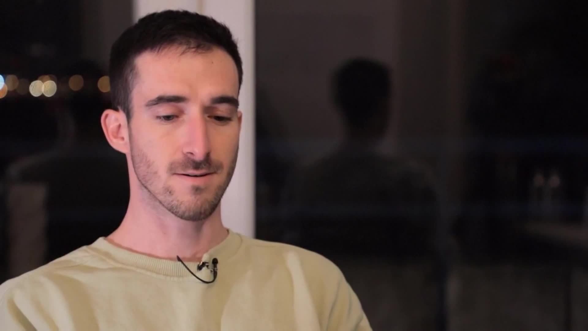 Le témoignage du chauffeur-livreur qui a aidé Alex Batty, après ses 4 ...