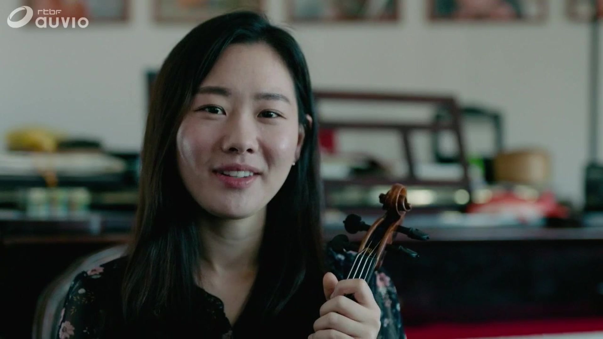 Présentation de Ji Won Song - Le reportage de la VRT - Auvio