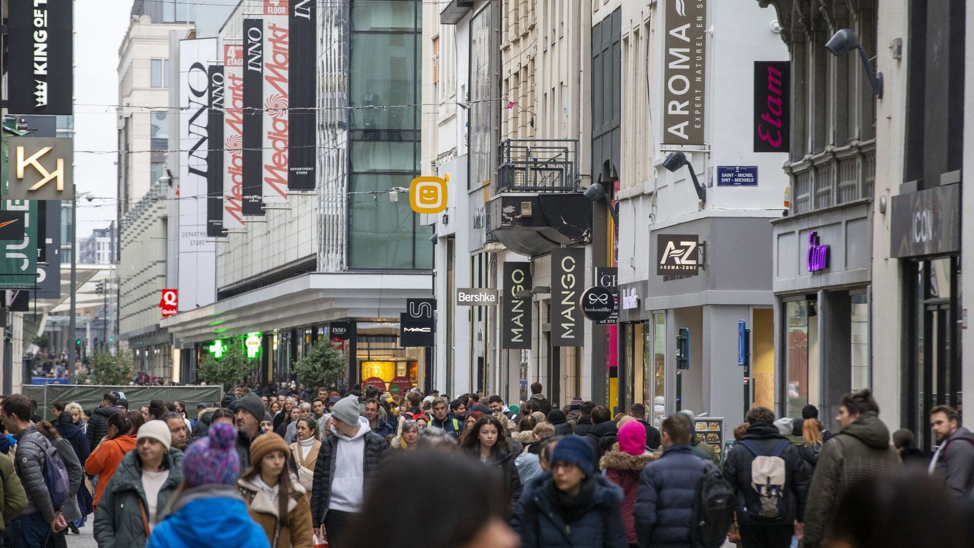Bruxelles : plus d’un million de passages dans la rue Neuve chaque mois ...