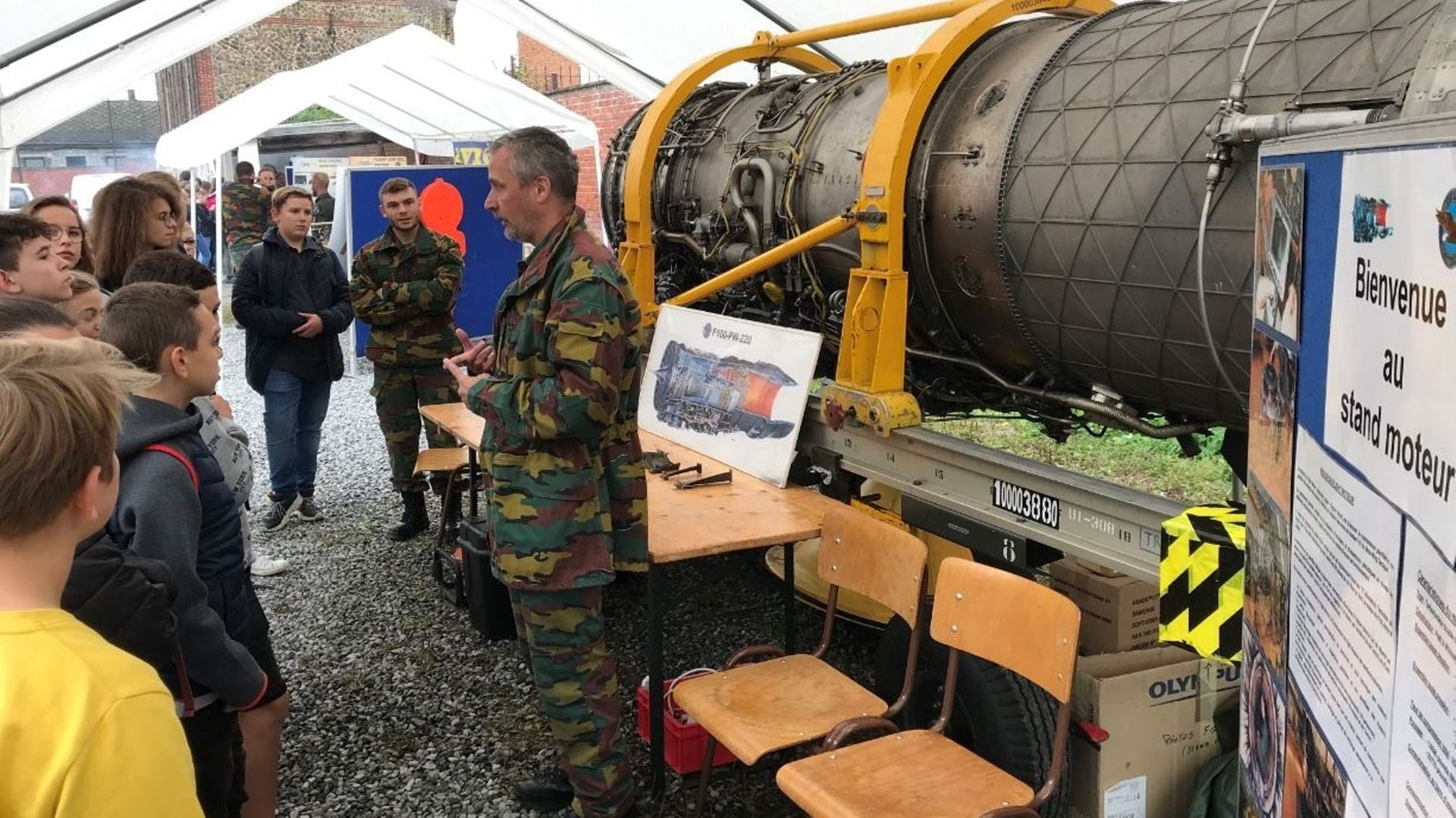 Gerpinnes : les écoliers découvrent les métiers de la base aérienne ...