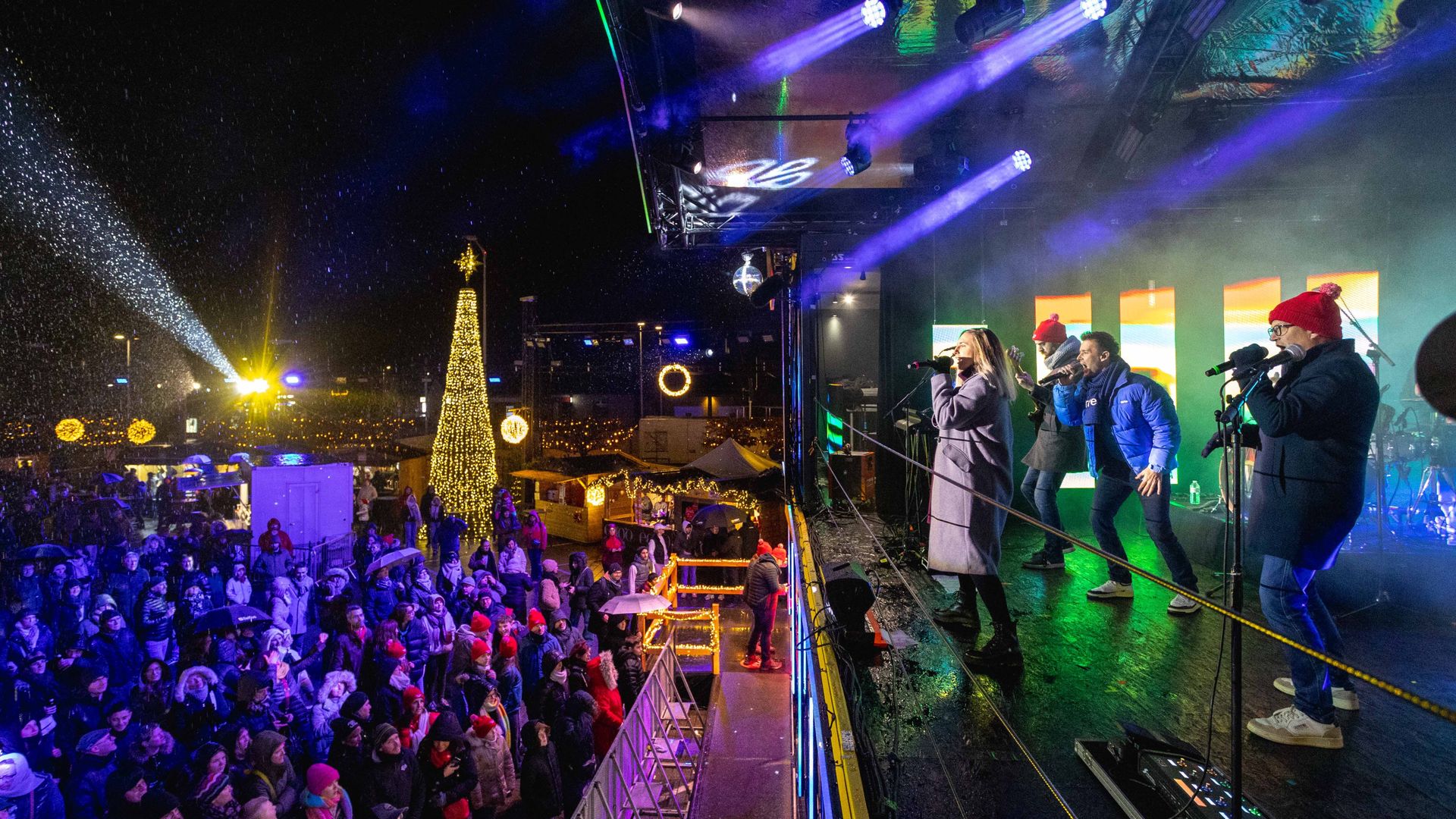 Mister Cover met l'ambiance à Viva for Life - Viva for Life - Auvio