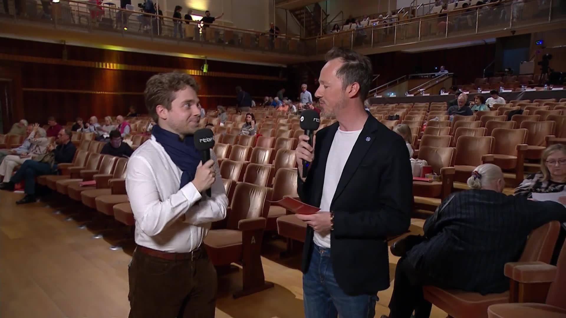 L'interview bord de scène d'Emmanuel Coppey - l'interview de Vincent ...