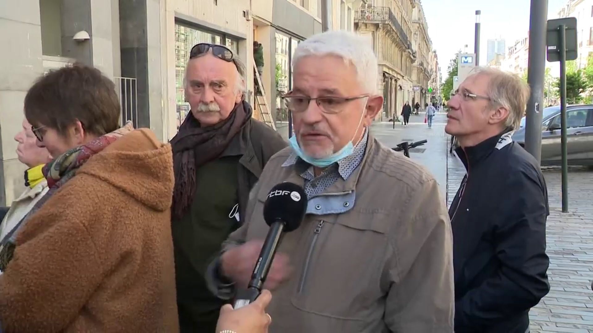 Hommage à Arno à l'AB: "C'était comme un ami" (04/05/2022) - - Auvio