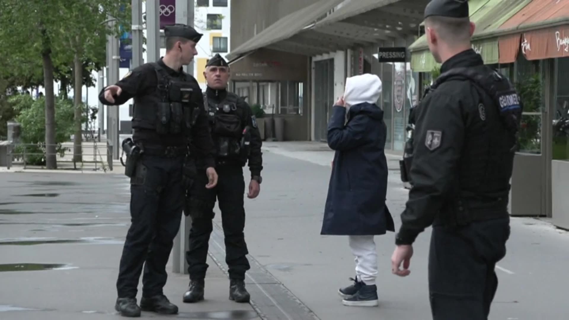 Mort de Nahel en France : sa mère et son avocat présents à la ...