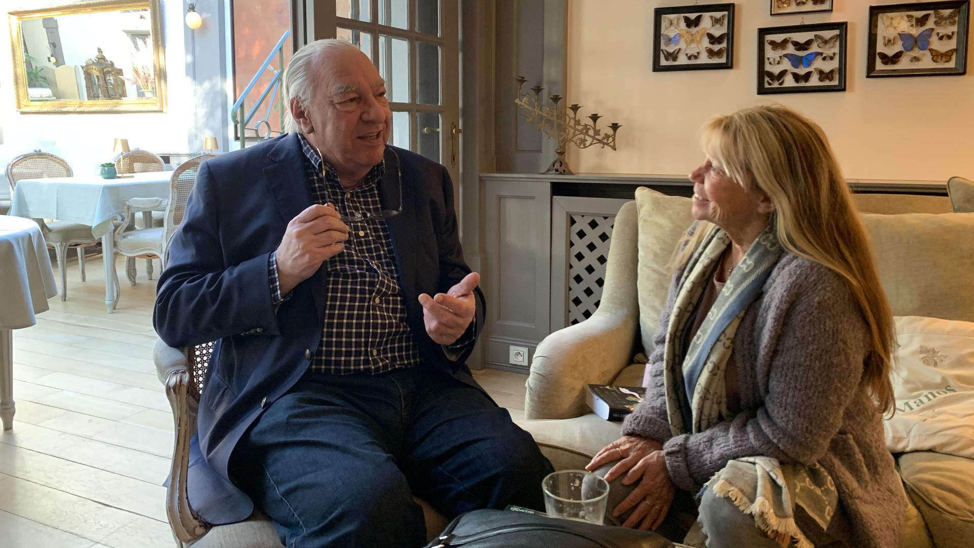 Didier Decoin au micro de Christine Pinchart - Didier Decoin au micro ...