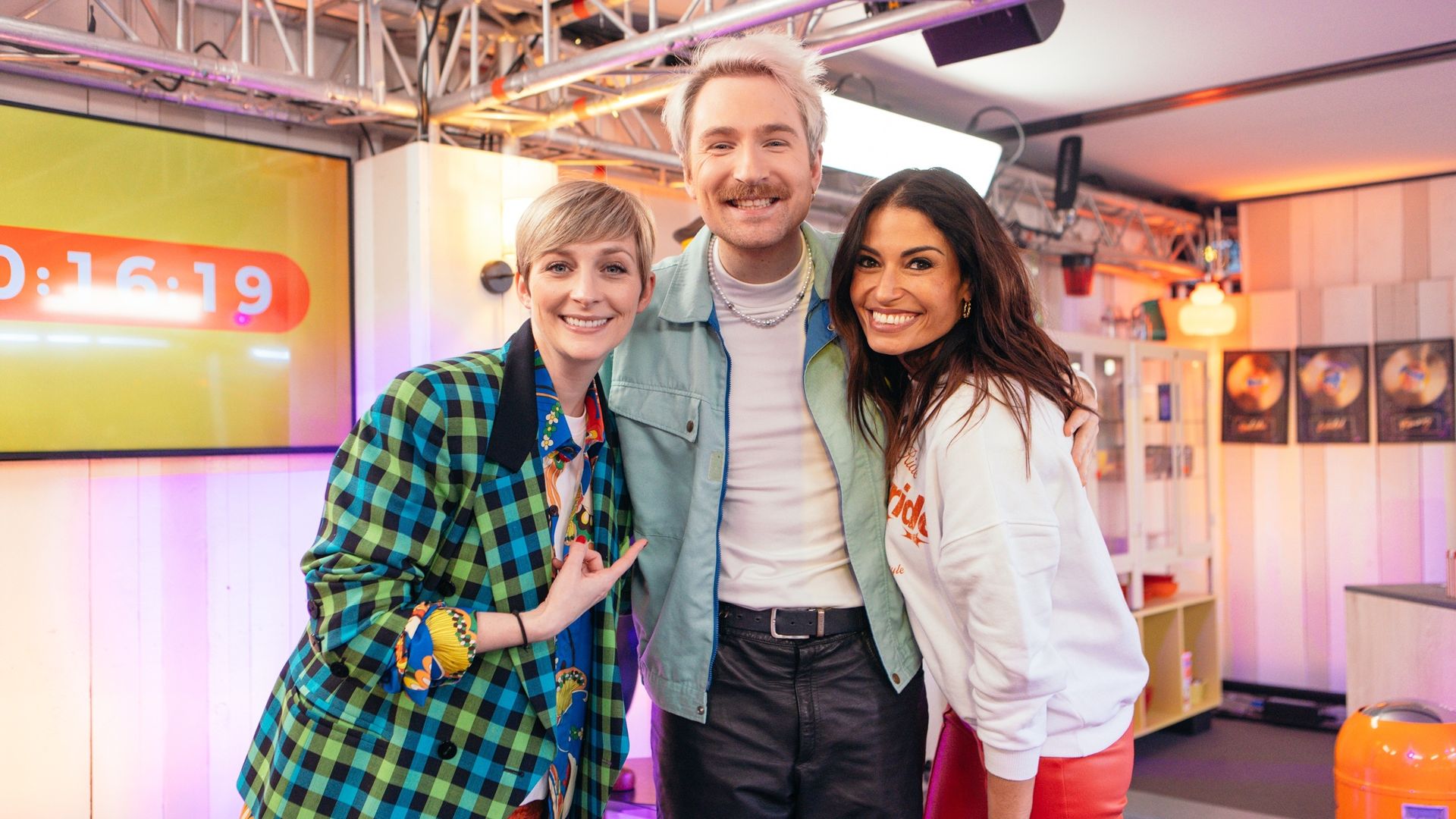 Doowy dans le cube de Viva for Life - Doowy dans le cube de Viva for ...