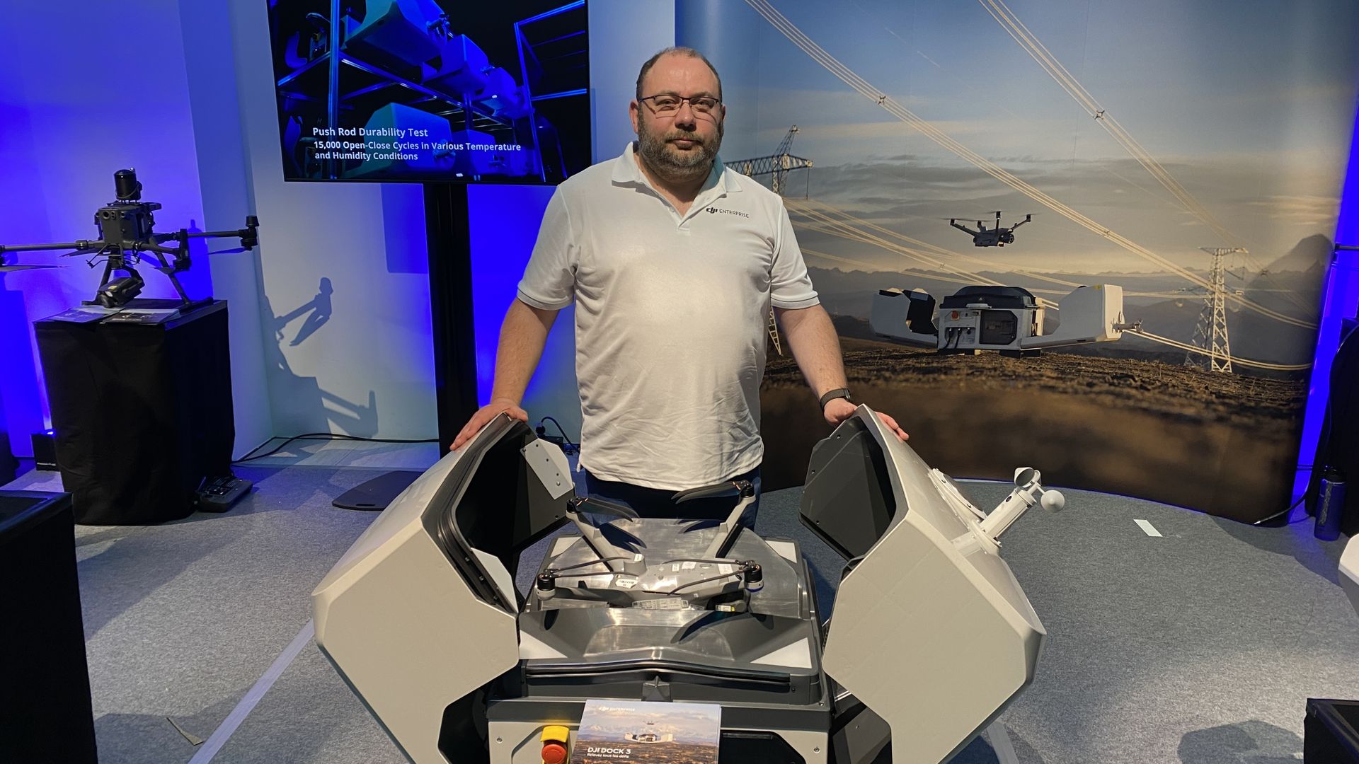 Drone autonome high-tech- D. Van Nes, organisateur du salon - Drone ...